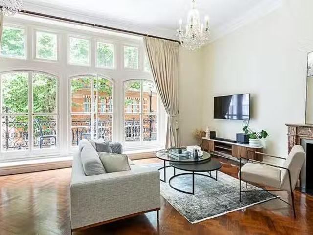 Kensington Court, London
