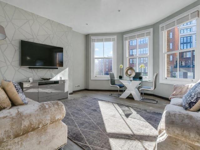 Kensington Court, London W8, 2 bed flat to rent, £5,950 pcm | PrimeLocation