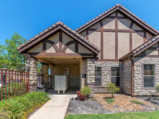 Kensington Crossings 1 Bedroom Apartment for Rent at 14651 Philippine St, Houston, TX 77040