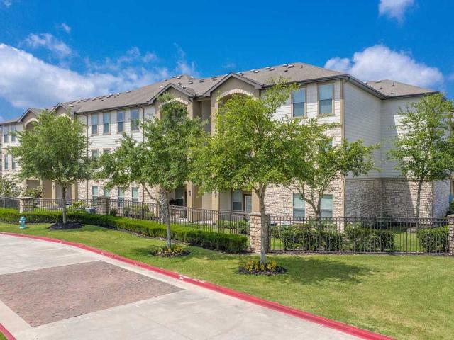Kensington Crossings 2 Bedroom Apartment for Rent at 14651 Philippine St, Houston, TX 77040