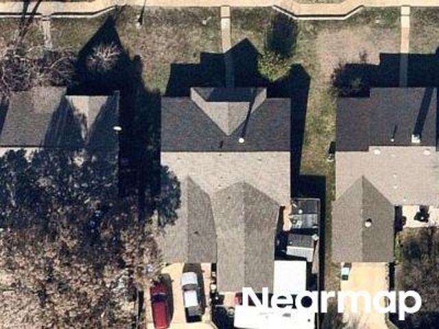 Kensington Dr