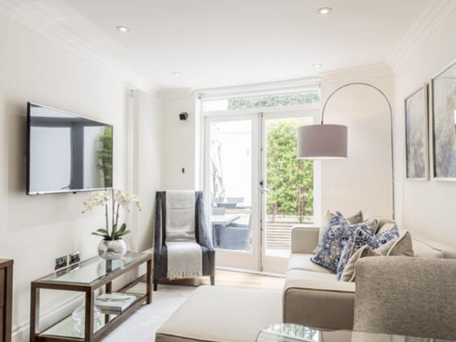 Kensington Garden Square, Bayswater. 1 bed apartment to rent £3,142 pcm £725 pw