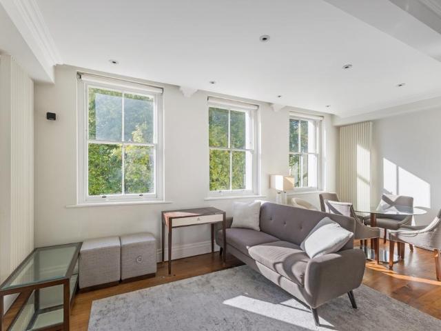 Kensington Garden Square, Kensington, W2 2 bed apartment to rent £4,767 pcm £1,100 pw
