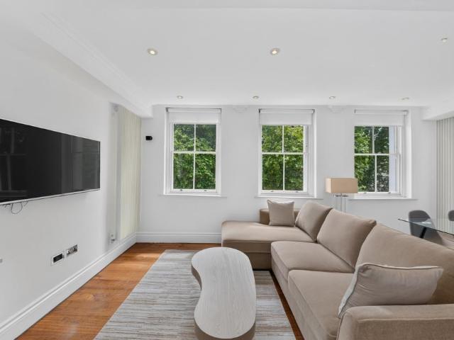 Kensington Garden Square, Kensington, W2 2 bed apartment to rent £4,767 pcm £1,100 pw