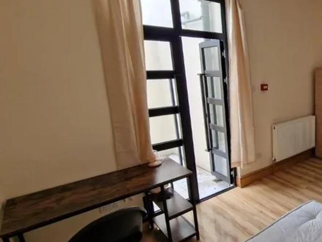 Kensington Gardens, London, IG1 3EN, United Kingdom | Room for rent #140228558 | Rentberry