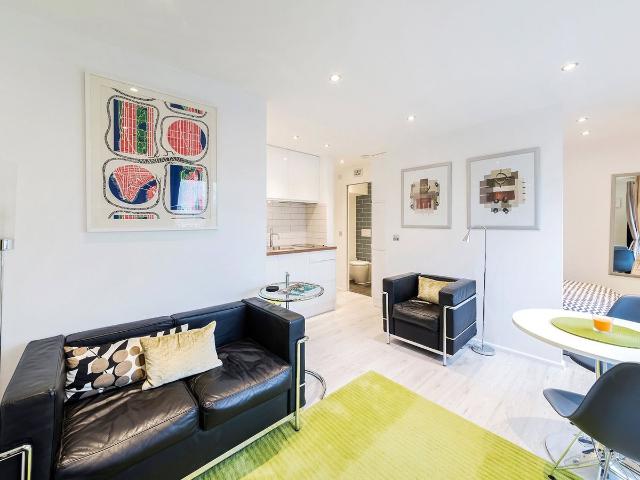 Kensington Gardens Square, Bayswater W2, Studio to rent, £1,900 pcm | PrimeLocation