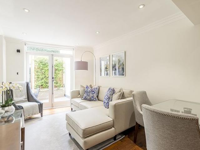Kensington Gardens Square, Bayswater, London W2, 1 bed flat to rent, £3,250 pcm | PrimeLocation