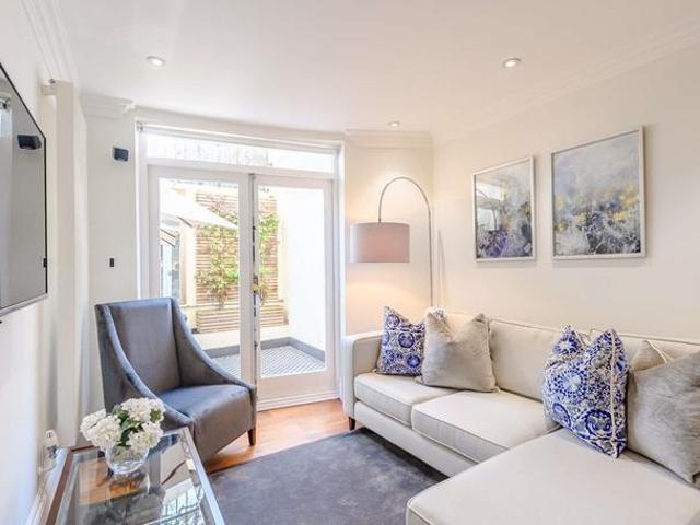 Kensington Gardens Square, London. 1 bed flat to rent £3,250 pcm £750 pw