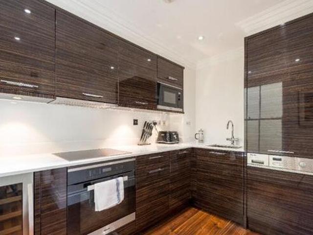 Kensington Gardens Square, London, 1 Bedroom Flat