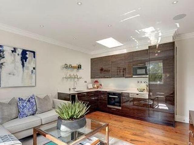 Kensington Gardens Square, London, 2 Bedroom Apartment