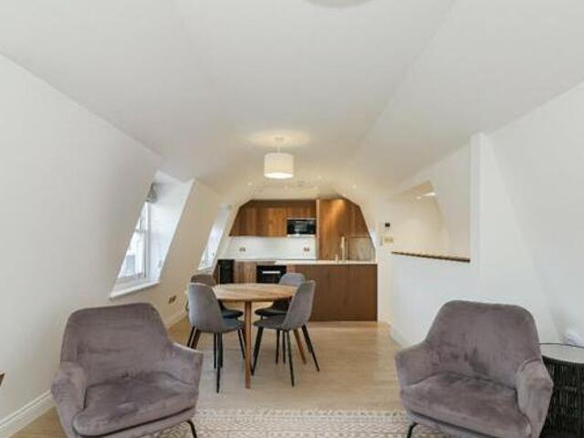 Kensington Gardens Square, London, 2 Bedroom Apartment