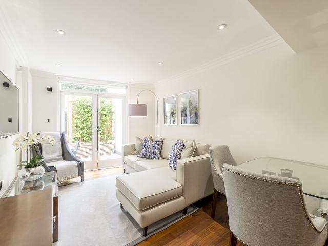 Kensington Gardens Square, London W2, 1 bed flat to rent, £3,250 pcm | PrimeLocation