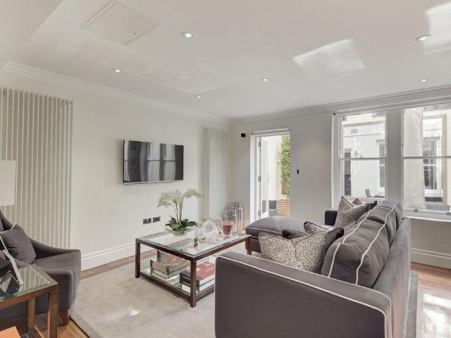 Kensington Gardens Square, London, W2 2 bed apartment to rent £5,850 pcm £1,350 pw