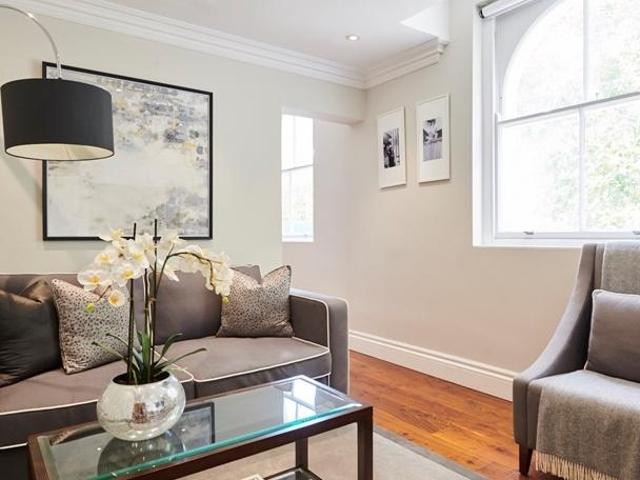 Kensington Gardens Square, London W2 2 bed property to rent £5,503 pcm £1,270 pw