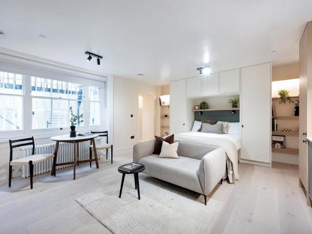 Kensington Gardens Square, 32 33. Studio to rent £2,600 pcm £600 pw
