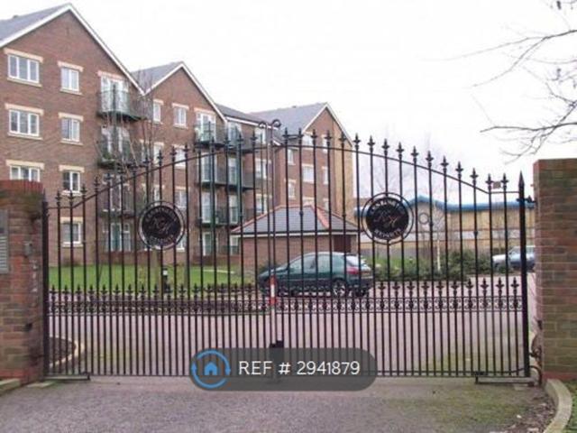 Kensington Heights, Harrow HA1, 2 bed flat to rent, £1,850 pcm | PrimeLocation