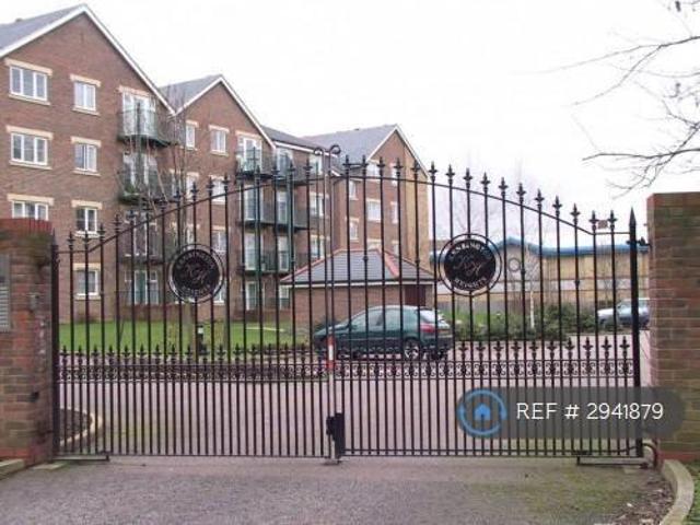Kensington Heights, Harrow, HA1 2 bed flat to rent £1,850 pcm £427 pw