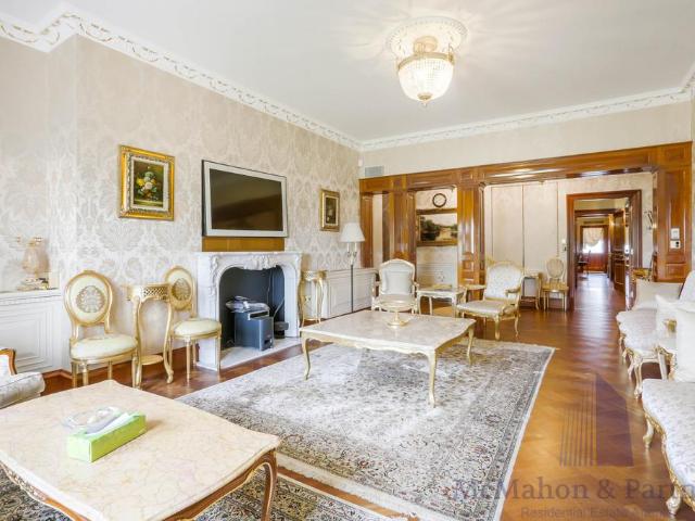 Kensington High St, London. 5 bed apartment to rent £15,000 pcm £3,462 pw