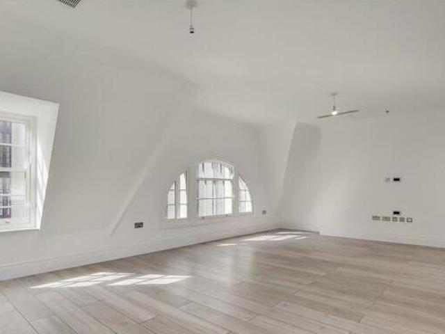 Kensington High Street, Kensington, 3 Bedroom Penthouse