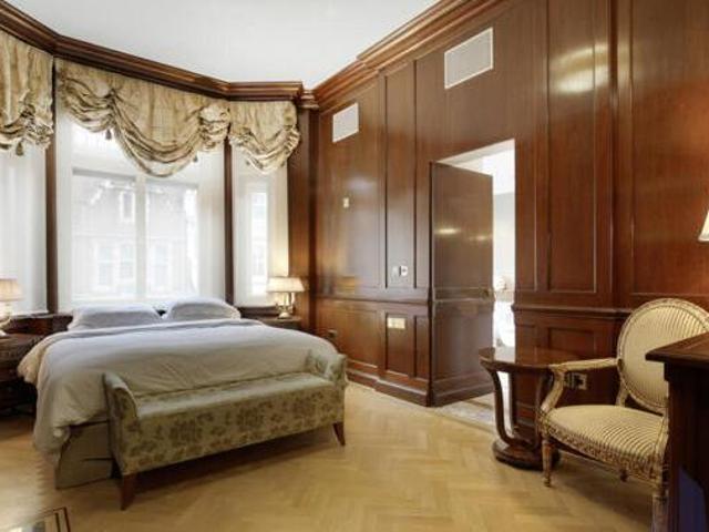 Kensington High Street, London, 6 Bedroom Flat