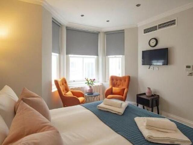 Kensington High Street, London, 1 Bedroom Serviced