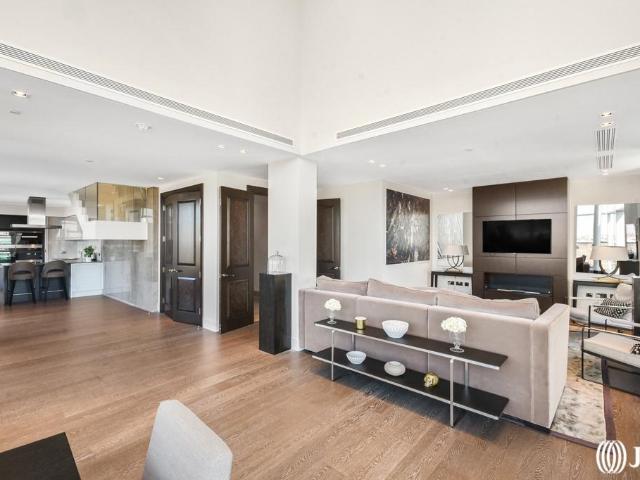 Kensington High Street London W14 3 bed penthouse to rent £18,850 pcm £4,350 pw