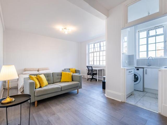 Kensington High Street London W14 Studio to rent £2,000 pcm £462 pw