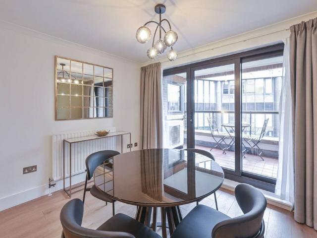 Kensington High Street, London, W8. 1 bed flat to rent £10,443 pcm £2,410 pw