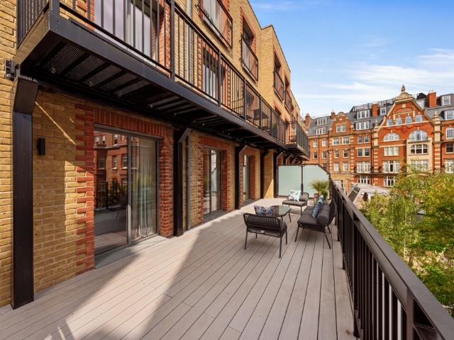 Kensington High Street, London W8 2 bed apartment to rent £10,833 pcm £2,500 pw