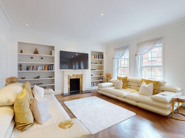 Kensington High Street, London W8, 2 bed flat to rent, £9,350 pcm | PrimeLocation