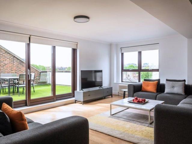 Kensington High Street, London W8, 3 bed flat to rent, £20,367 pcm | PrimeLocation