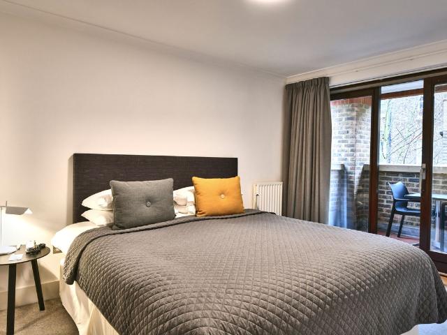 Kensington High Street, London W8, 3 bed flat to rent, £28,817 pcm | PrimeLocation