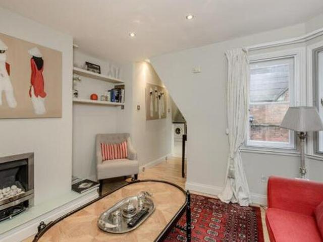 Kensington High Street, 2 Bedroom Flat
