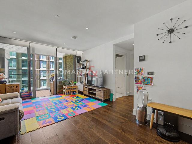 Kensington House, Prince Of Wales Drive, Battersea SW11, 2 bed flat to rent, £4,000 pcm | PrimeLocation