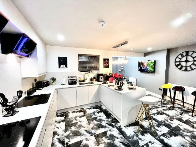 Kensington, Kensington L7, Room to rent, £550 pcm | PrimeLocation