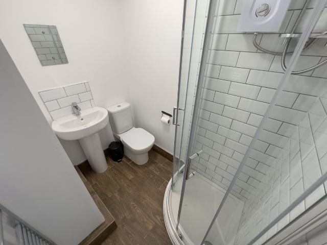 Kensington L7, Room to rent, £594 pcm | PrimeLocation
