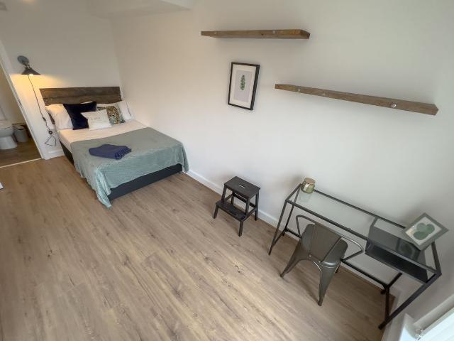 Kensington L7, Room to rent, £594 pcm | PrimeLocation