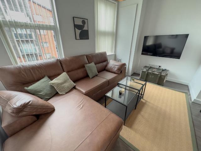 Kensington L7, Room to rent, £585 pcm | PrimeLocation
