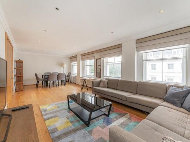 Kensington, London. W8 2 bed apartment to rent £4,000 pcm £923 pw