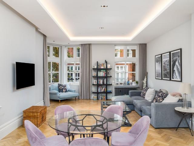 Kensington, London W8, United Kingdom, 3 bed flat to rent, £13,997 pcm | PrimeLocation
