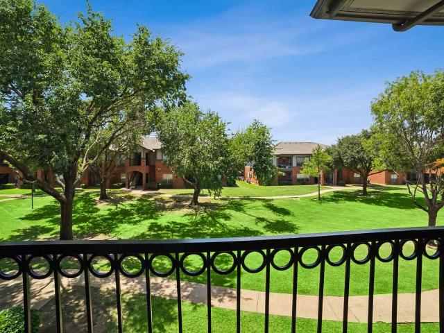 Kensington Park 1 Bedroom Apartment for Rent at 3150 Garrison Rd, Corinth, TX 76210