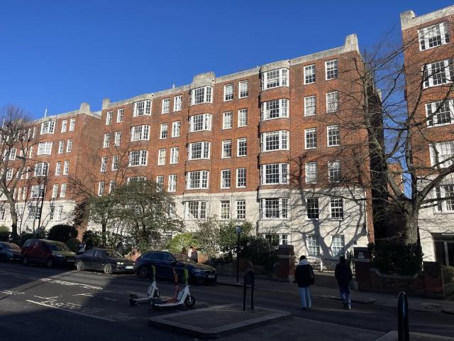 Kensington Park Road, Notting Hill. 1 bed flat to rent £2,500 pcm £577 pw