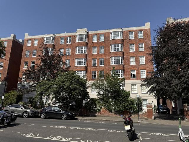 Kensington Park Road, Notting Hill. 1 bed flat to rent £2,500 pcm £577 pw