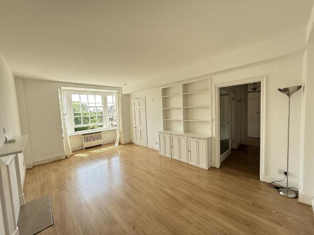 Kensington Park Road, Notting Hill. 1 bed flat to rent £2,500 pcm £577 pw