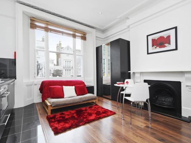Kensington Park Road, Notting Hill W11, Studio to rent, £1,885 pcm | PrimeLocation