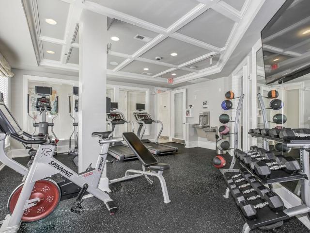 Kensington Place 1 Bedroom Apartment for Rent at 2264 York Dr, Woodbridge, VA 22191