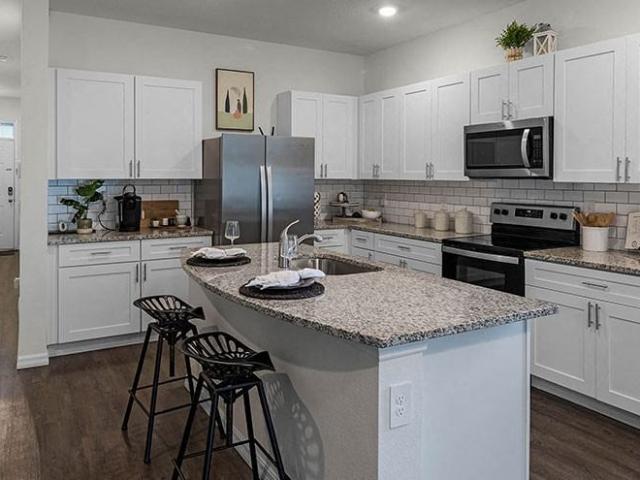 Kensington Place 3 Bedroom Apartment for Rent at 3001 Intrepid Ave, Sarasota, FL 34232