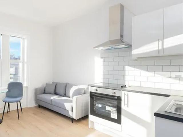 Kensington Prime Hotel, 7 Russell Road, London, W14 8HU, United Kingdom | Studio apartment for rent #138694378 | Rentberry