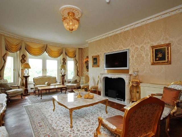 Kensington Road, Kensington, London, W8 5 bed flat to rent £31,200 pcm £7,200 pw
