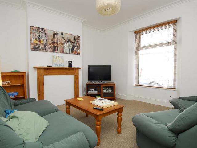 Kensington Road, Plymouth PL4 4 bed house to rent £2,357 pcm £544 pw